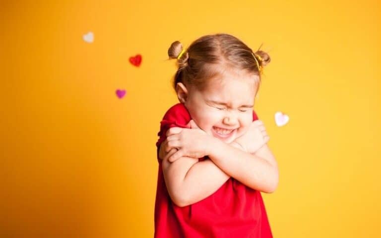 How Many Hugs Do You Need a Day? 8 Surprising Benefits of Hugs ...